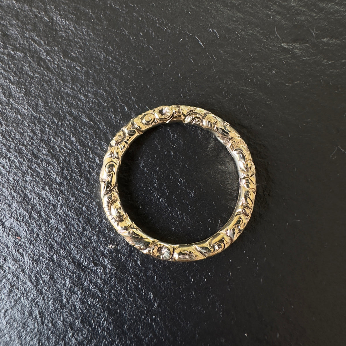 15k Gold Split Ring 2 – A Pocket of Rocks