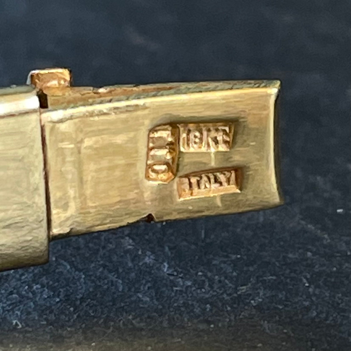 Italian Gold Bangle – A Pocket of Rocks